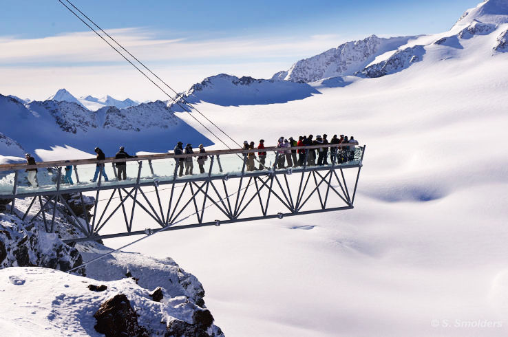 10 Terrifying Skywalks Around the World - Hello Travel Buzz